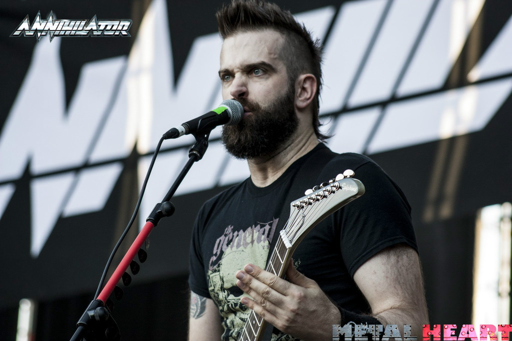 METAL HEART - MARK REALE RIOT STAGE